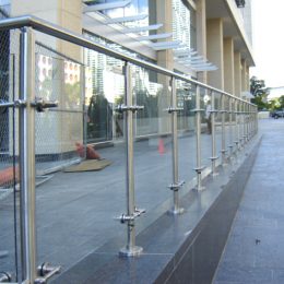 Dual Glass Panel Retainer Design - Efficient-Tec International LLC